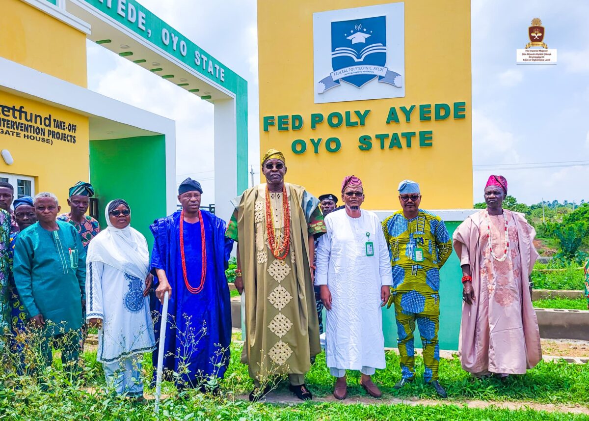 Federal Poly Ayede hosts Soun of Ogbomoso as Monarch pays historic ...